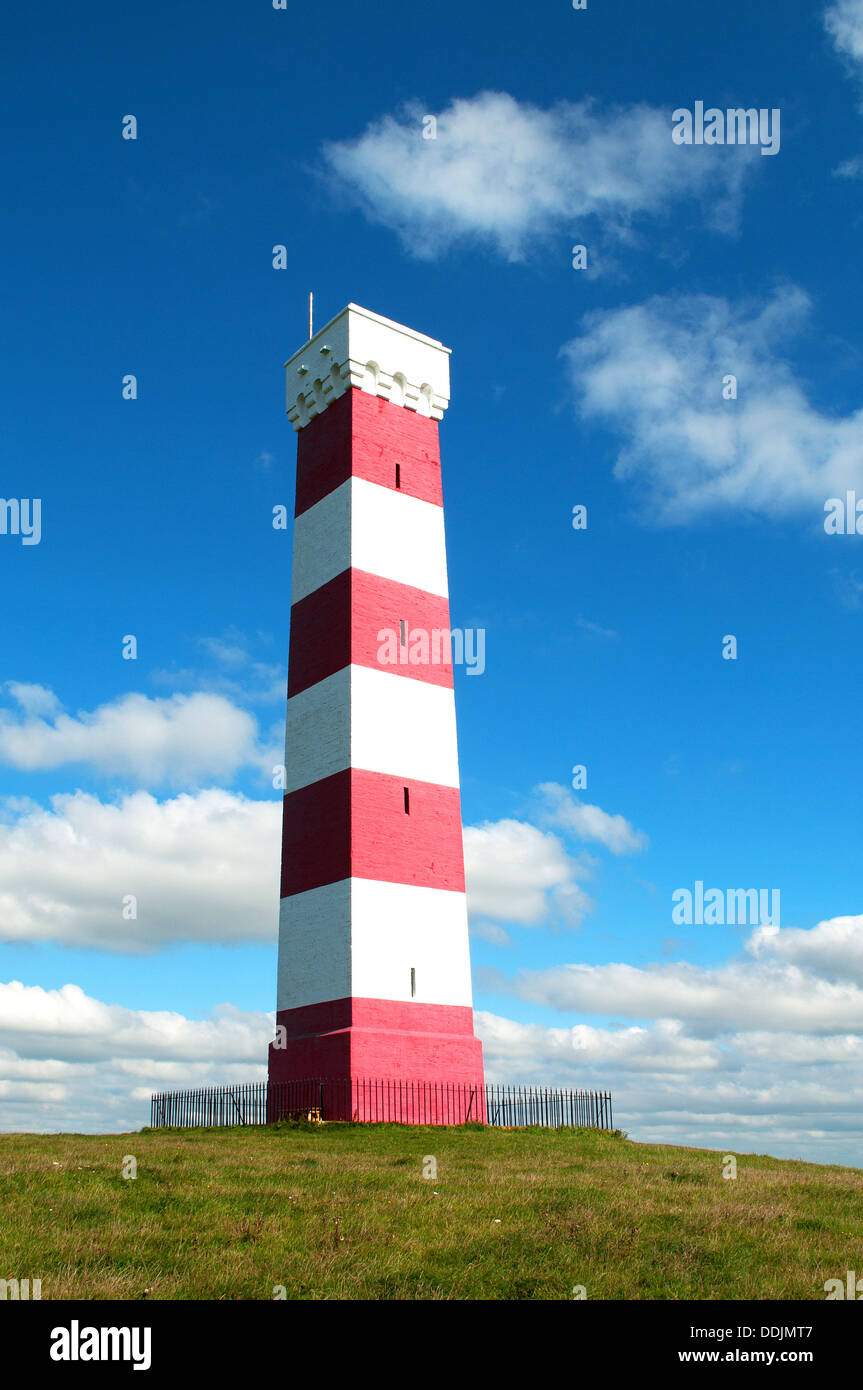 The Daymark tower at Gribbin Head on the coast of Cornwall, UK Stock ...