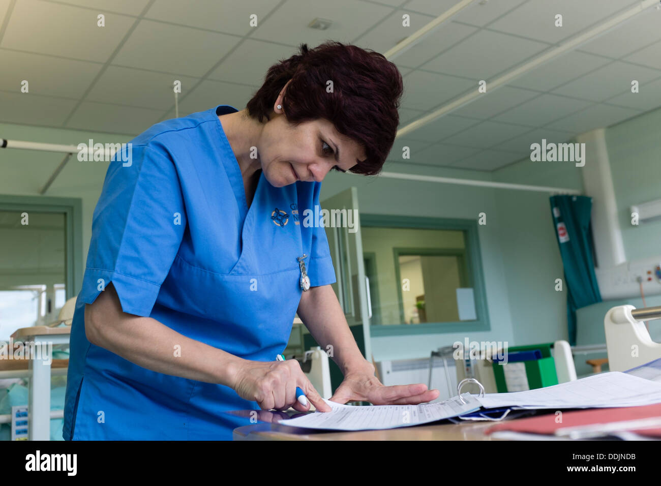 Nursing assistant hospital uk hi-res stock photography and images - Alamy