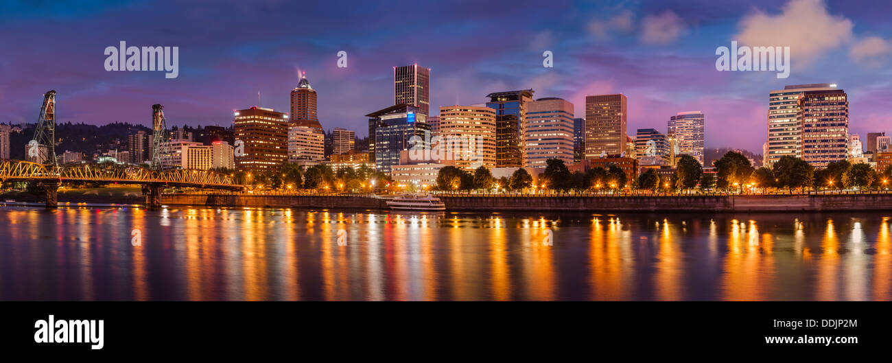 Portland waterfront panoramic hi-res stock photography and images - Alamy