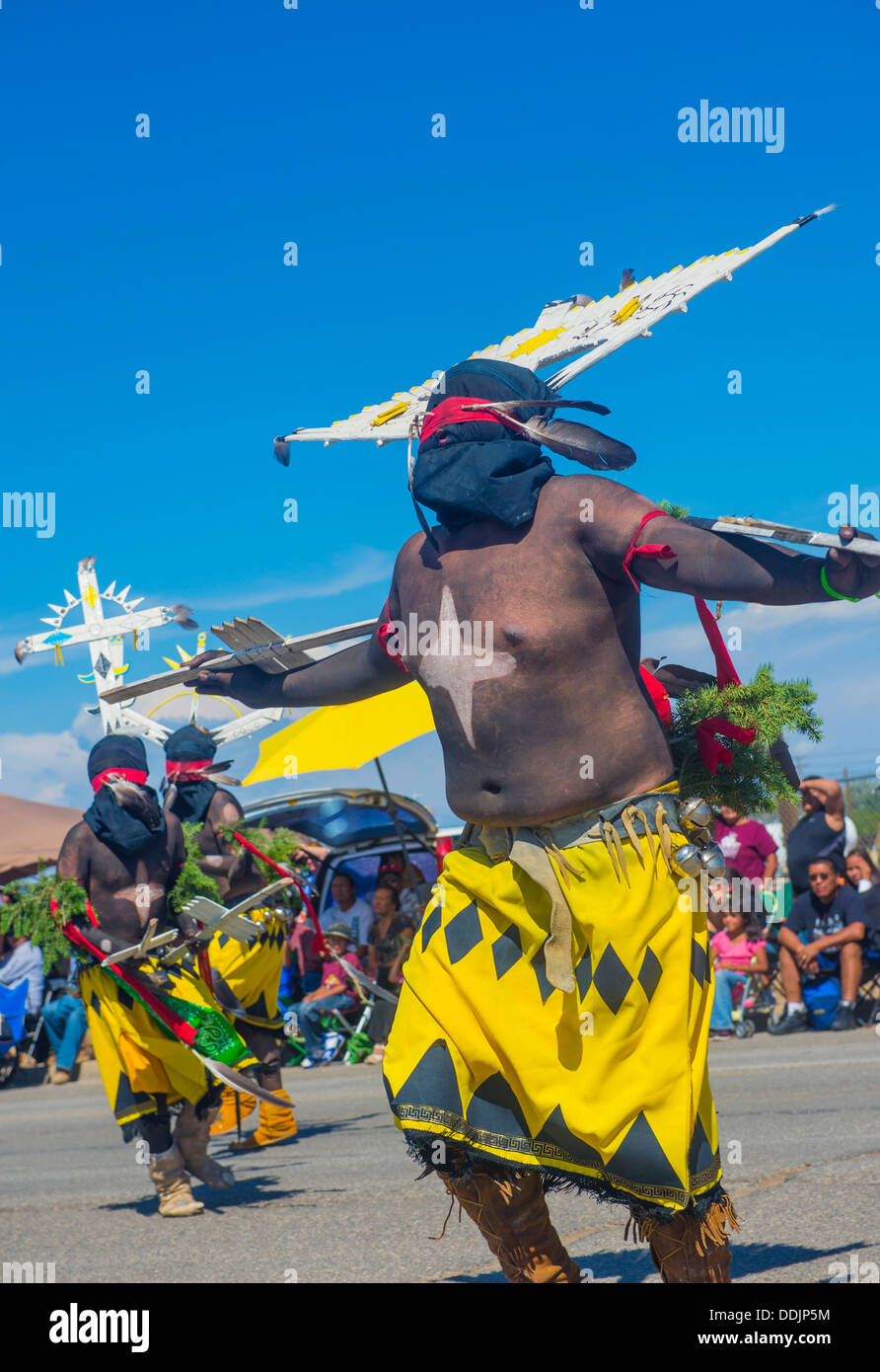 Apache indians hi-res stock photography and images - Alamy