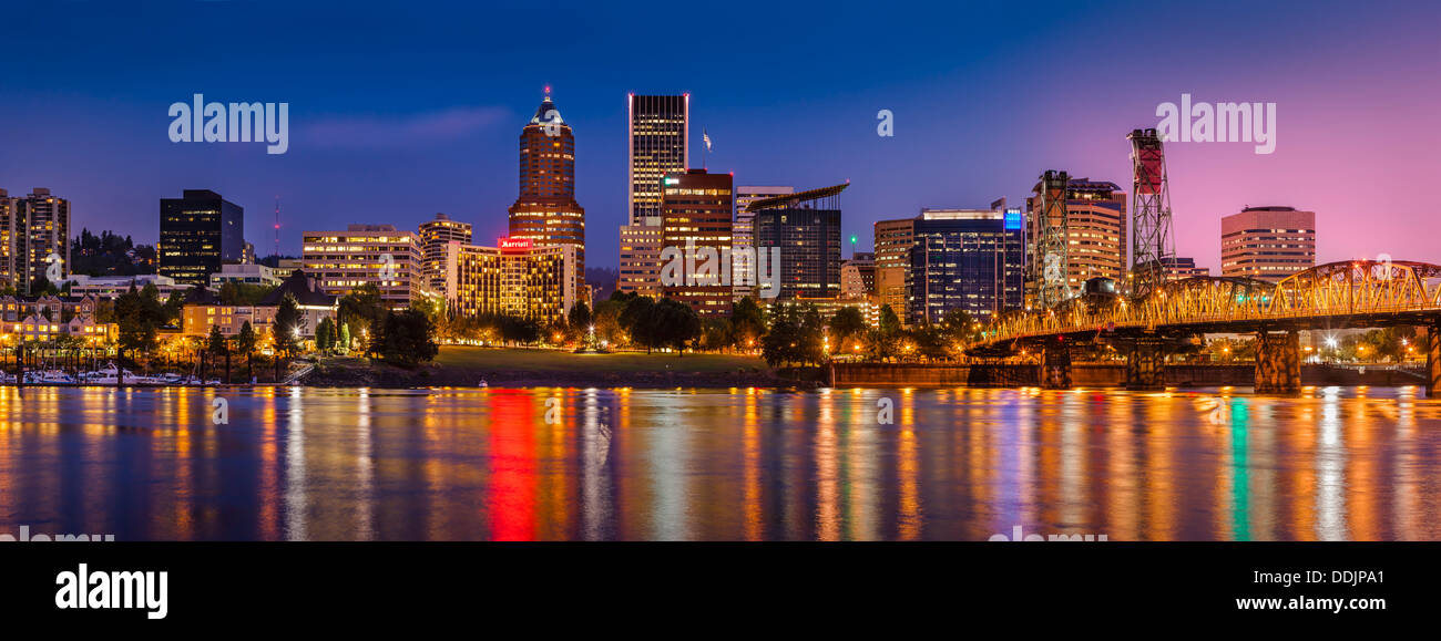 Portland night view hi-res stock photography and images - Alamy