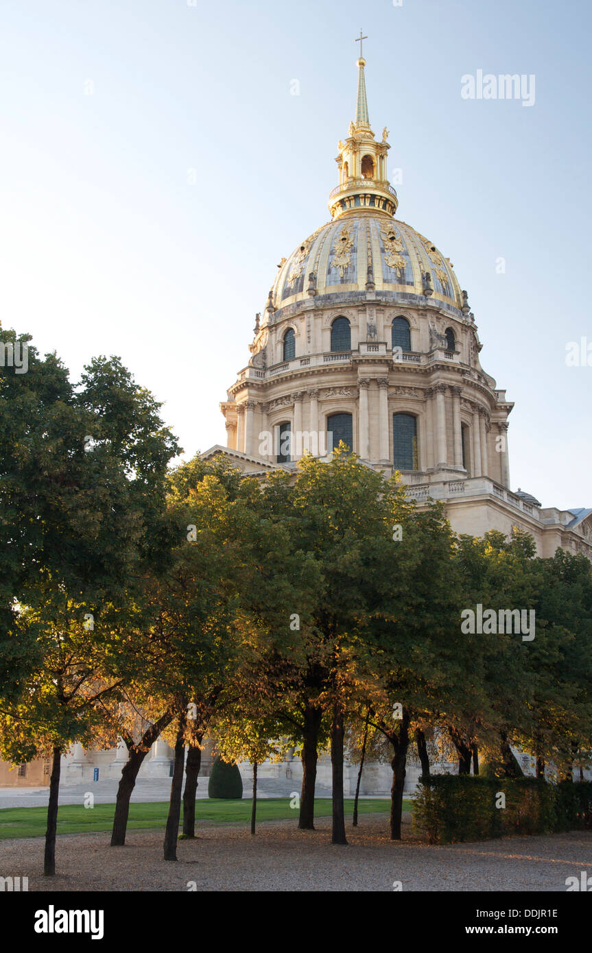 The ornate golden dome above the Hôtel des Invalides, in Paris. Built ...