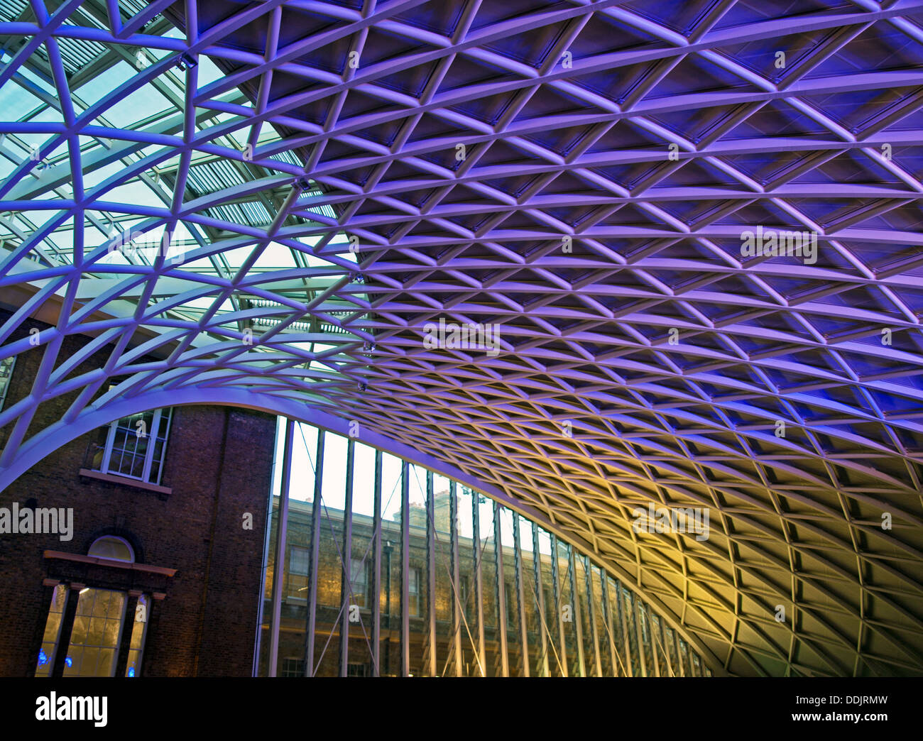 Lattice roof structure hi-res stock photography and images - Alamy