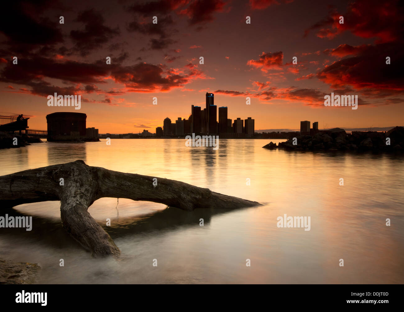 Detroit skyline sunset hi-res stock photography and images - Alamy