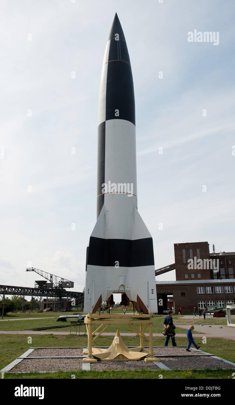 V2 rocket hi-res stock photography and images - Alamy