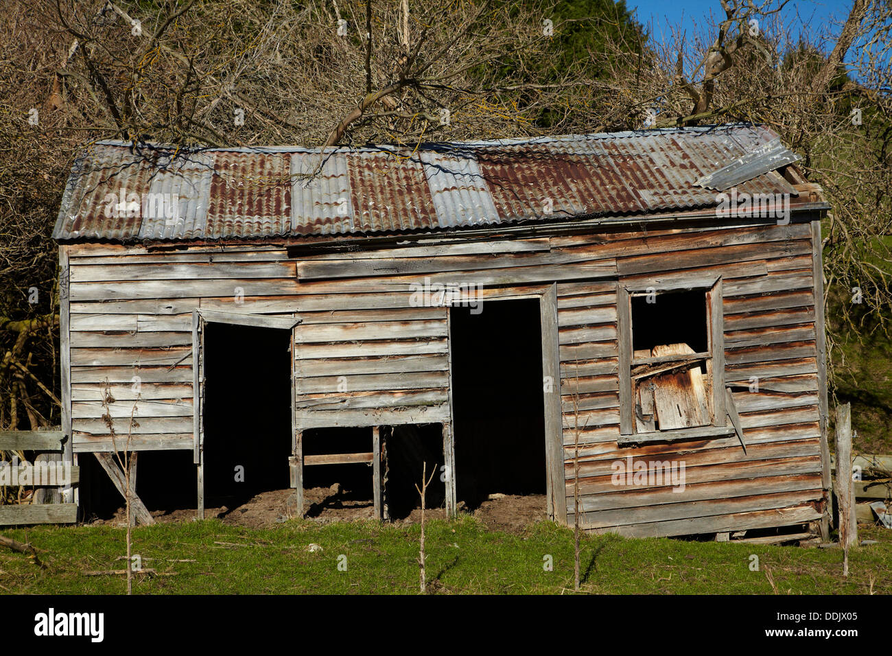 Derelict farm building near lawrence hi-res stock photography and ...