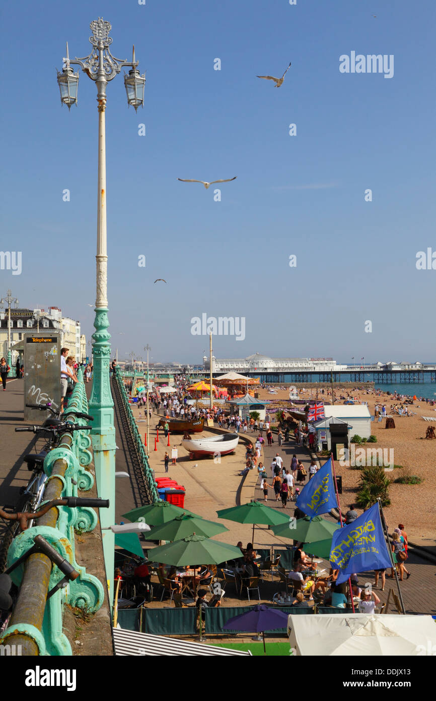 Brighton seafront and promenade hi-res stock photography and images - Alamy