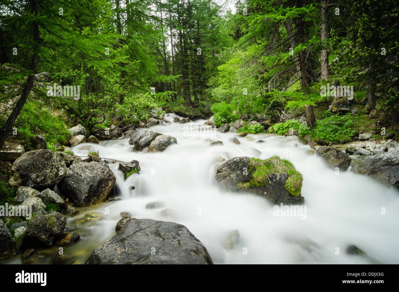 Shot mountain river hi-res stock photography and images - Alamy