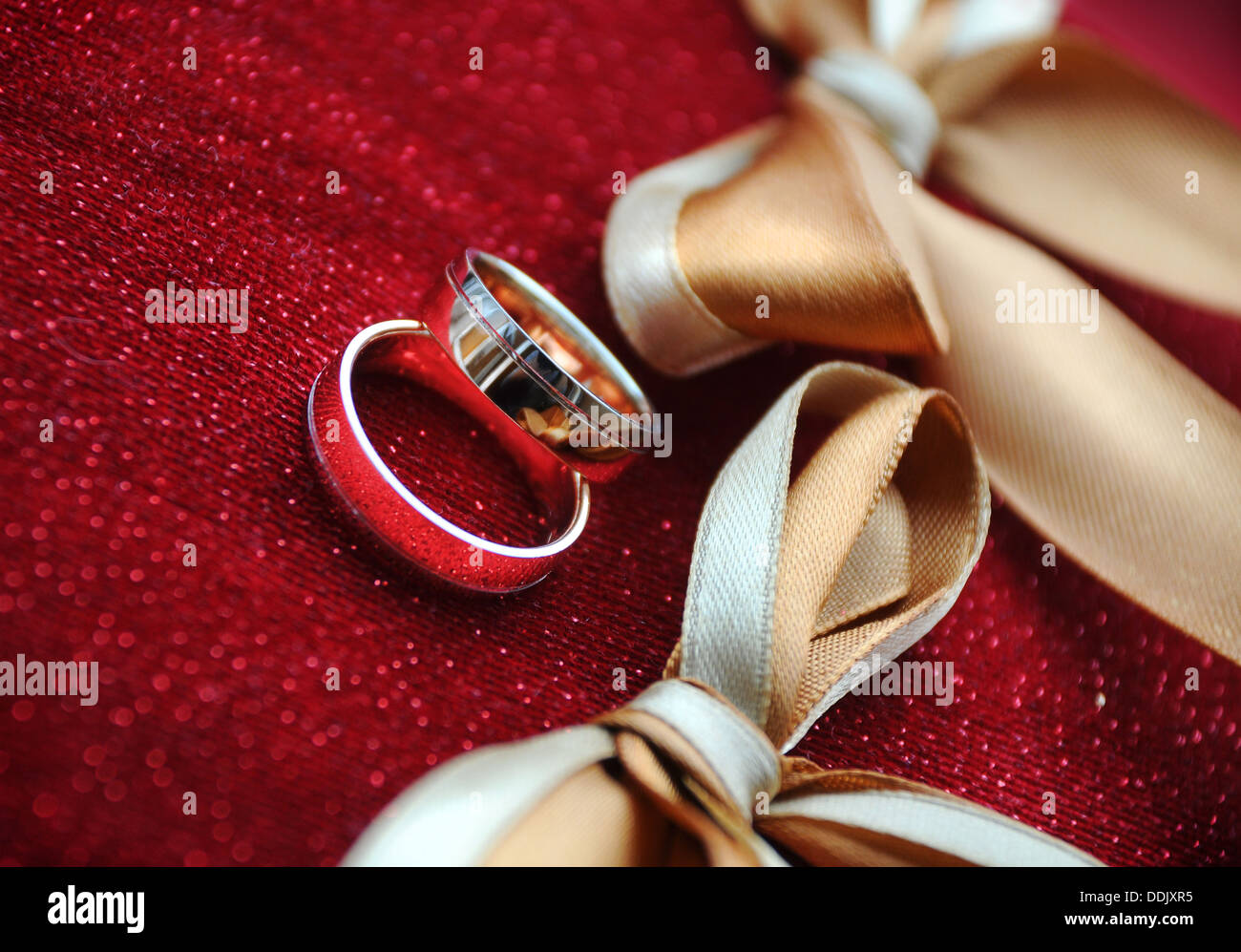 Wedding rings close-up Stock Photo - Alamy