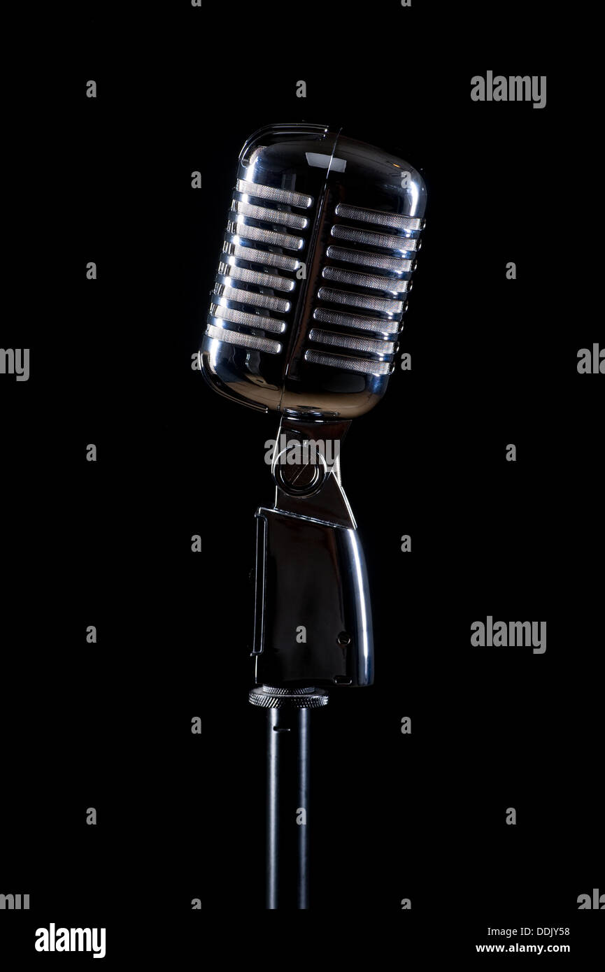 Vintage radio mic hi-res stock photography and images - Alamy