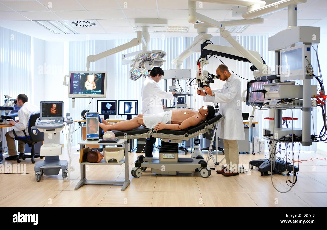 Integrated operating room, bronchoscopy simulation, examination of ...