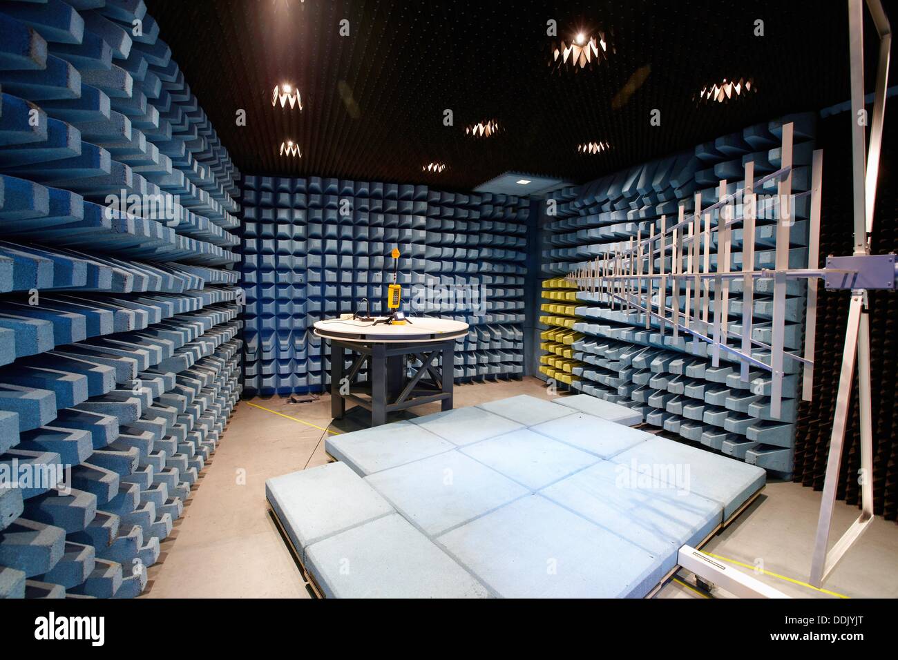 Electromagnetic compatibility hi-res stock photography and images - Alamy