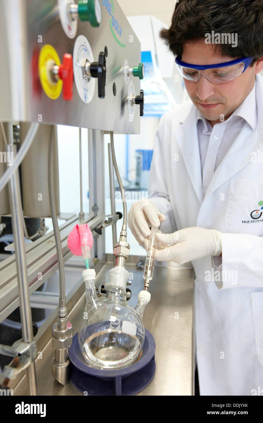 Distillation lab hi-res stock photography and images - Alamy