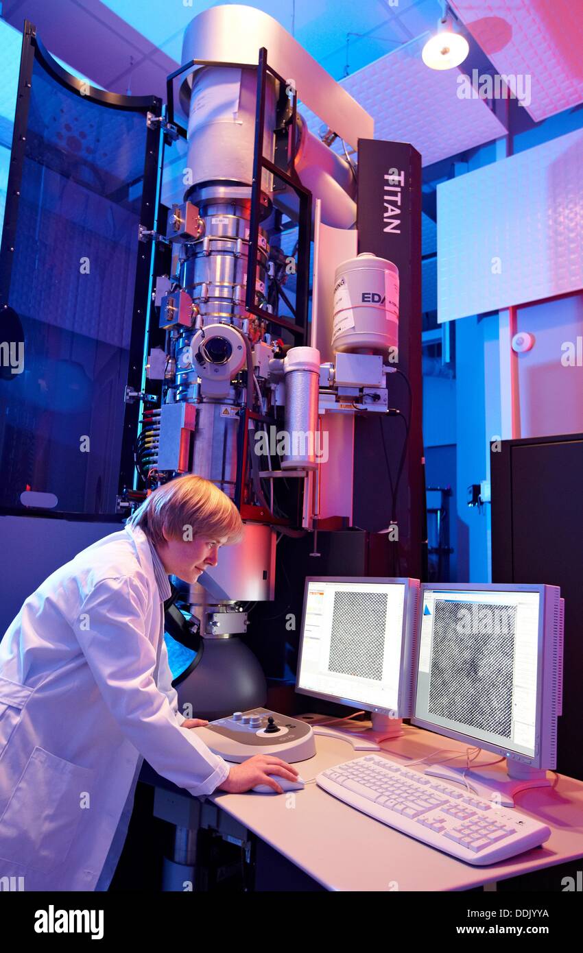 Atomic resolution imaging using TEM, High-Resolution Transmission ... Atomic resolution imaging using TEM, High-Resolution Transmission ...