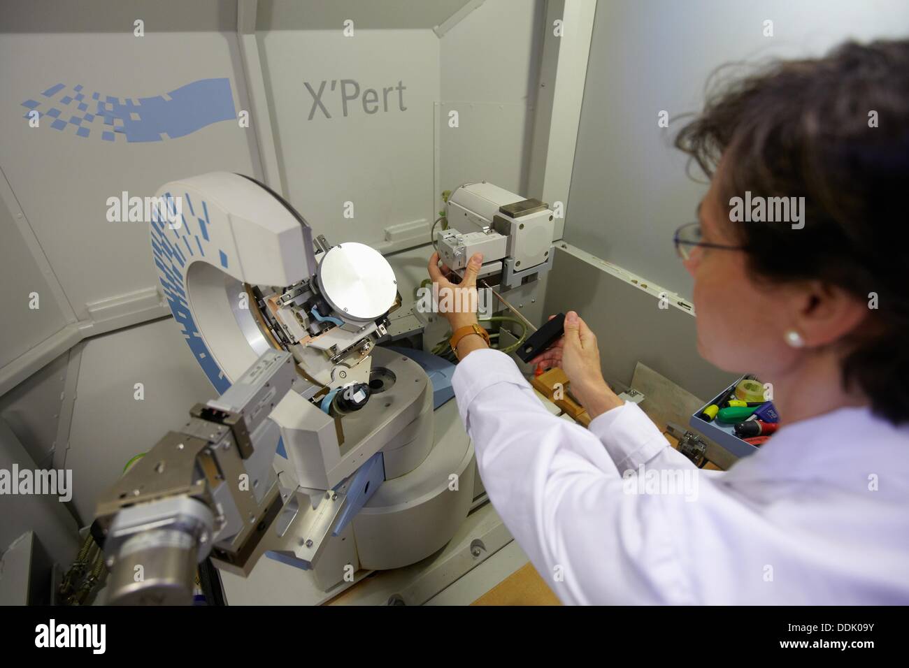 X ray diffraction hi-res stock photography and images - Alamy