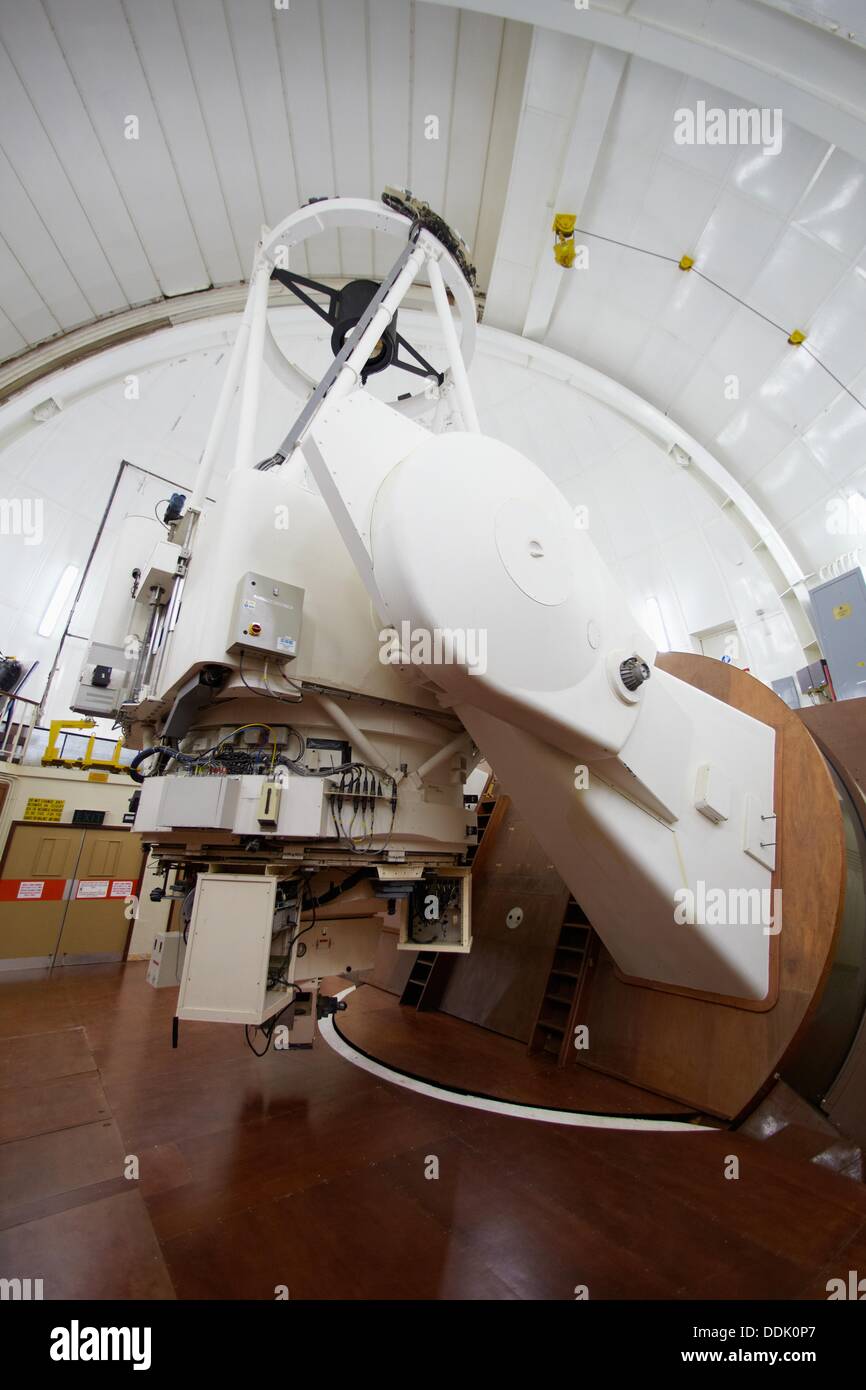 Telescope de newton hi-res stock photography and images - Alamy