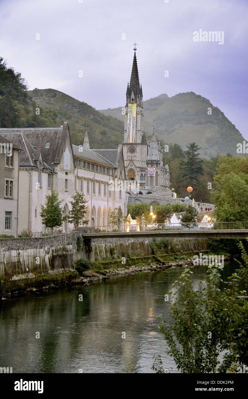 River gave de pau lourdes High Resolution Stock Photography and Images ...