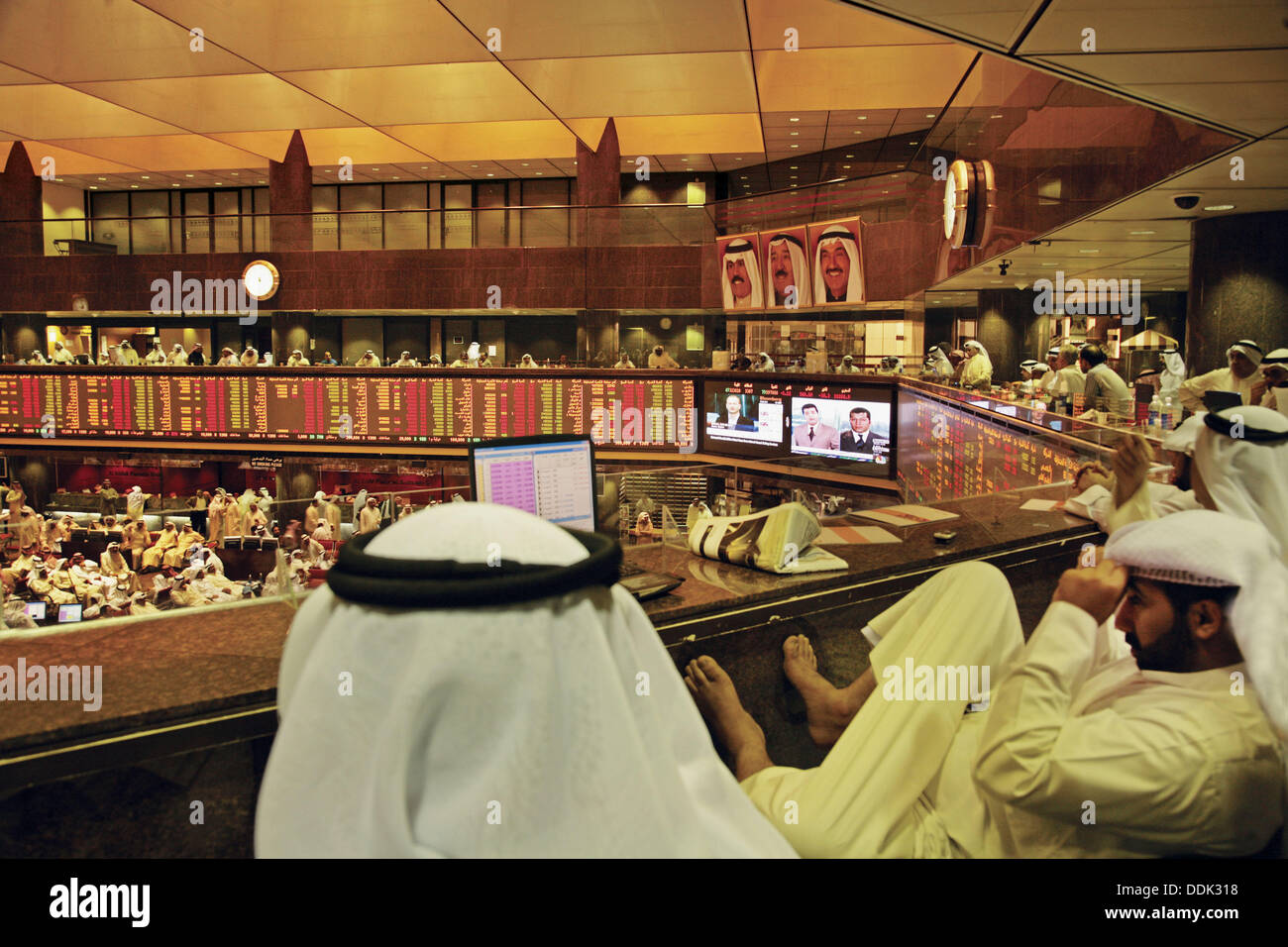People stock market kuwait hi-res stock photography and images - Alamy