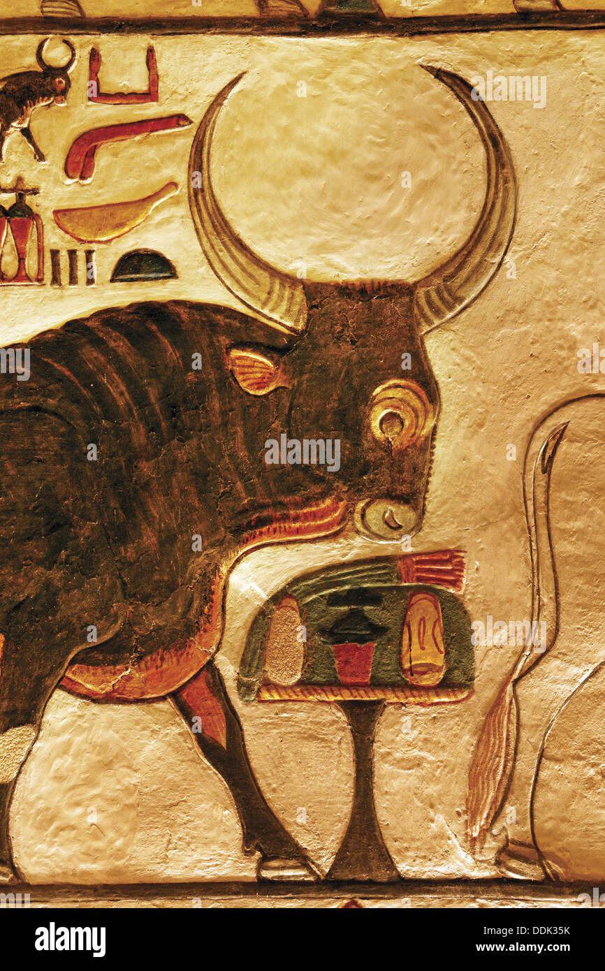Queen nefertari tomb art hi-res stock photography and images - Alamy