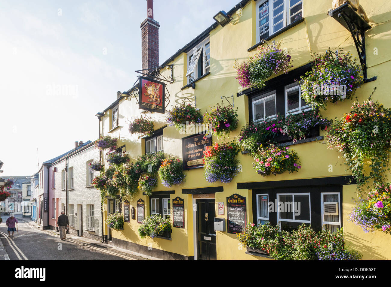 England, Cornwall, Padstow, Pub Stock Photo - Alamy