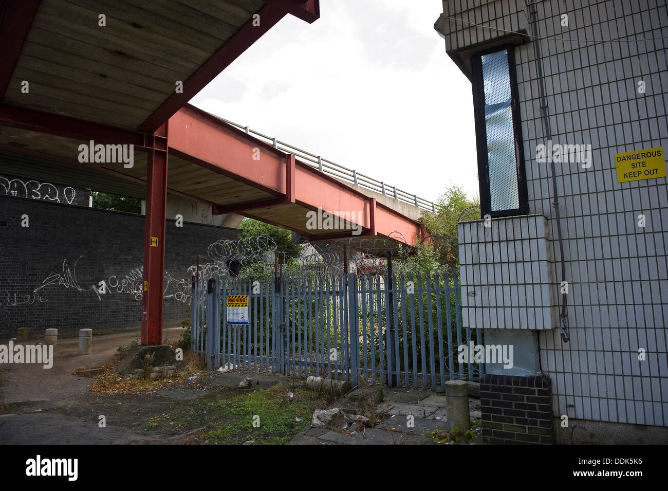 Empty rundown buildings in runcorn hi-res stock photography and images ...