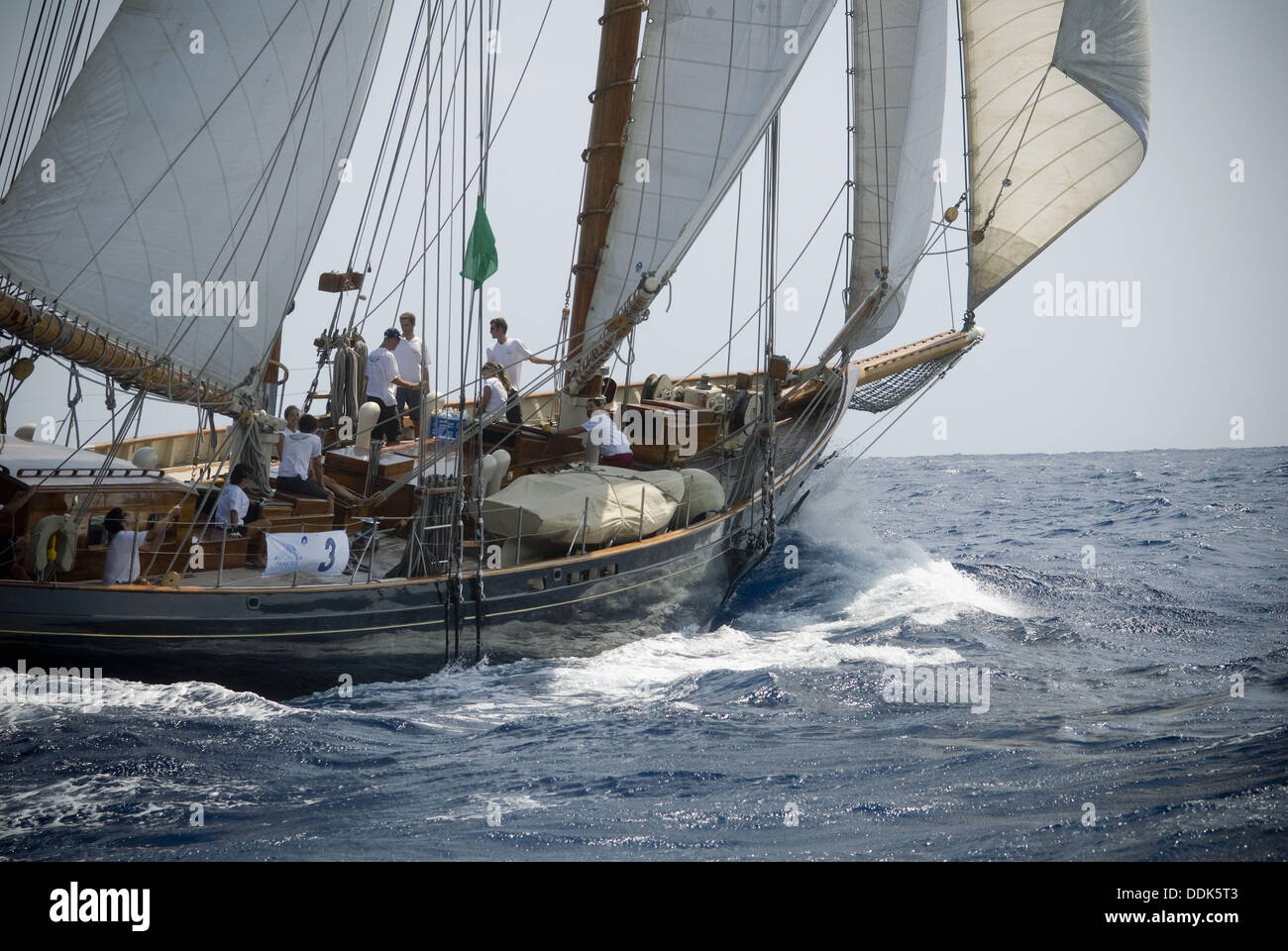 Vintage yachts race hi-res stock photography and images - Alamy