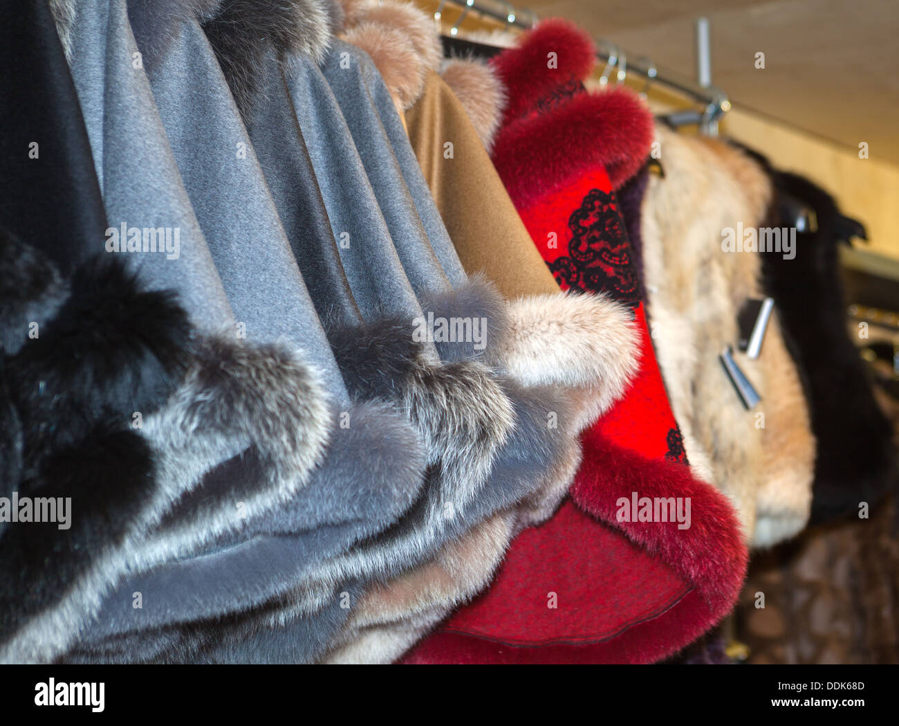 Fur stole hi-res stock photography and images - Alamy
