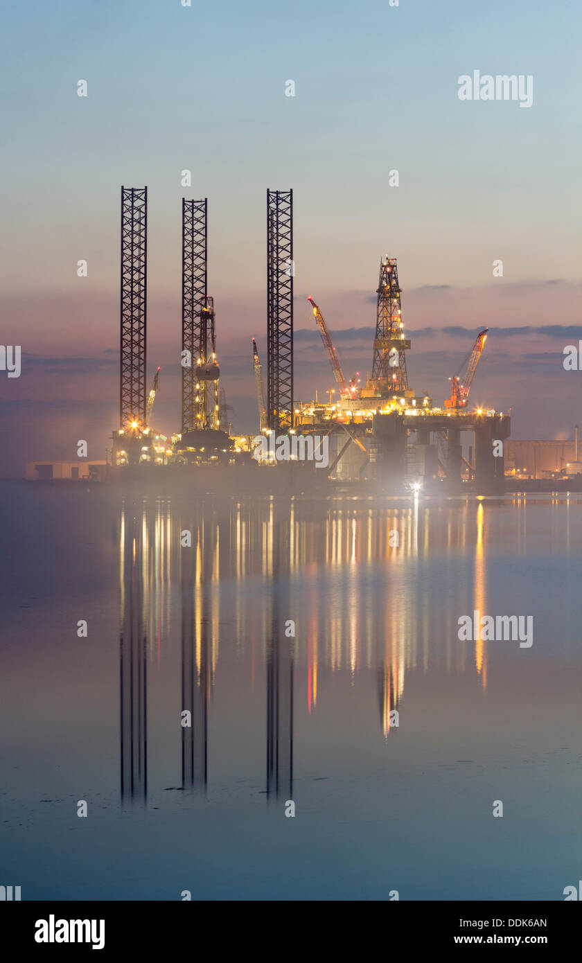 Oil rig graythorp hi-res stock photography and images - Alamy
