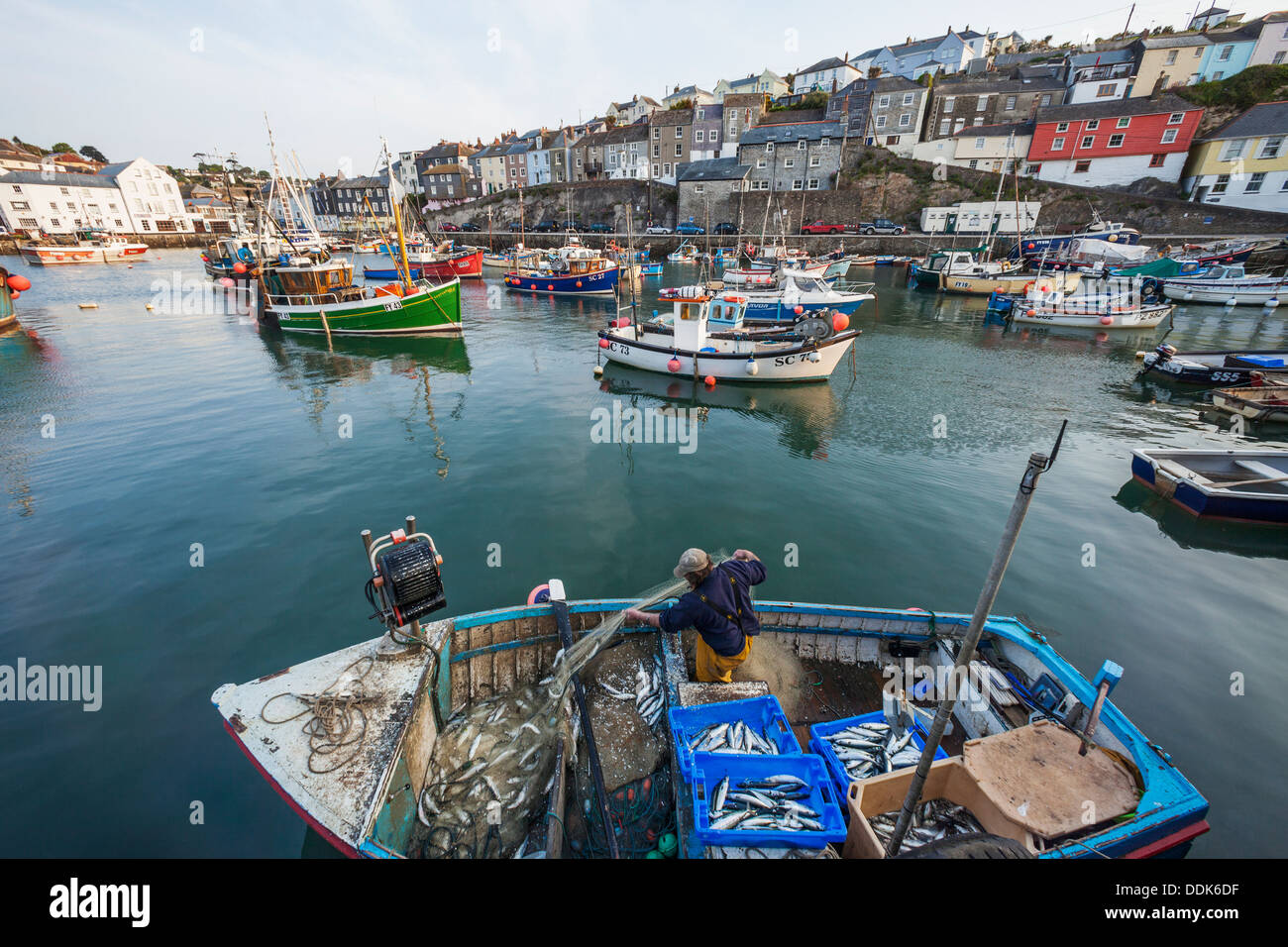 Fishermen boat cornwall hi-res stock photography and images - Alamy