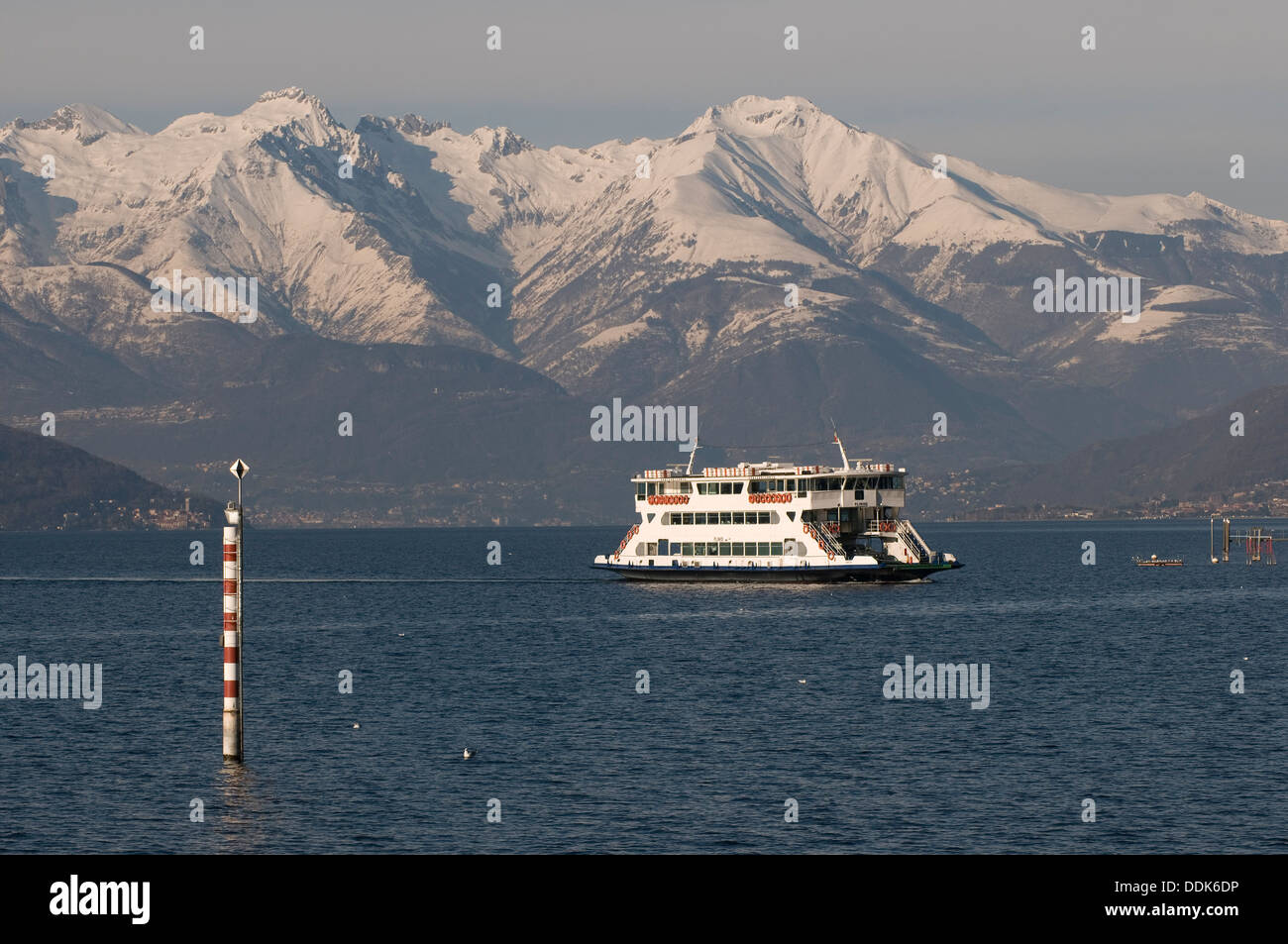 winter scene of Lake Como, Italy Stock Photo - Alamy