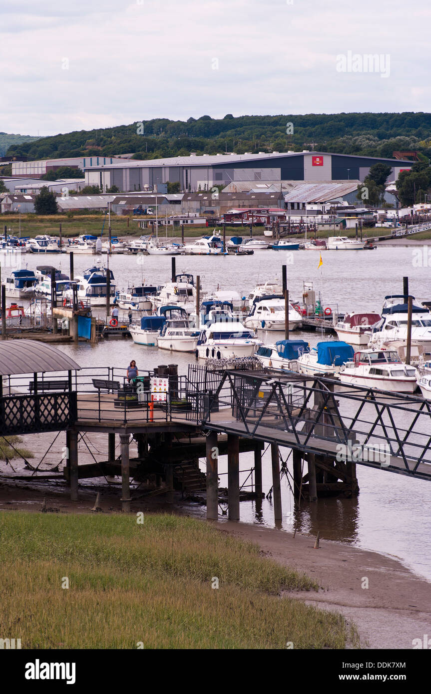 Boat river medway kent hi-res stock photography and images - Alamy