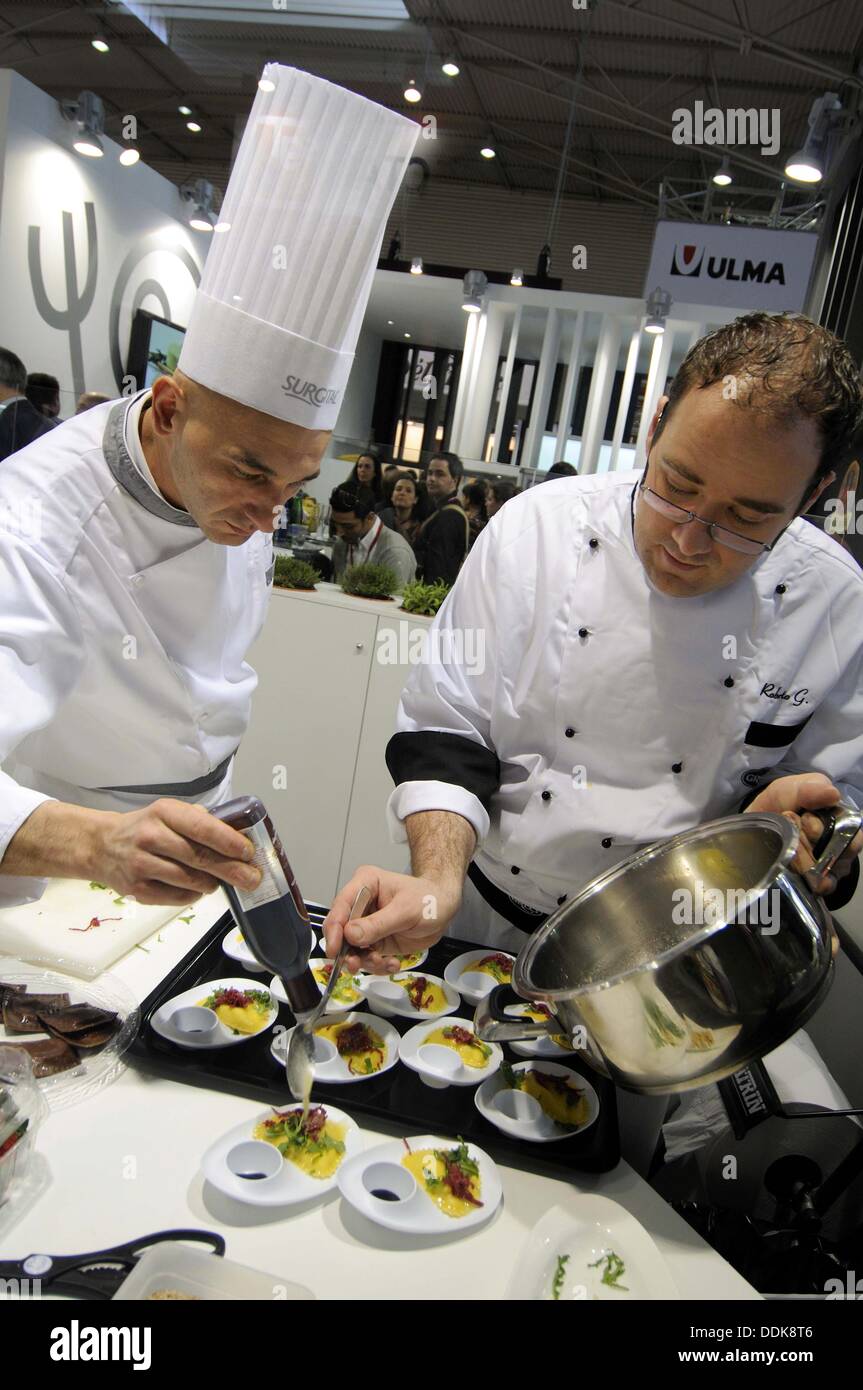 Chefs headgear hi-res stock photography and images - Alamy