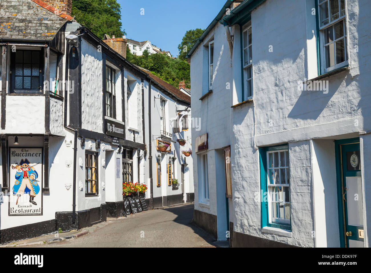 Street scene polperro cornwall hi-res stock photography and images - Alamy