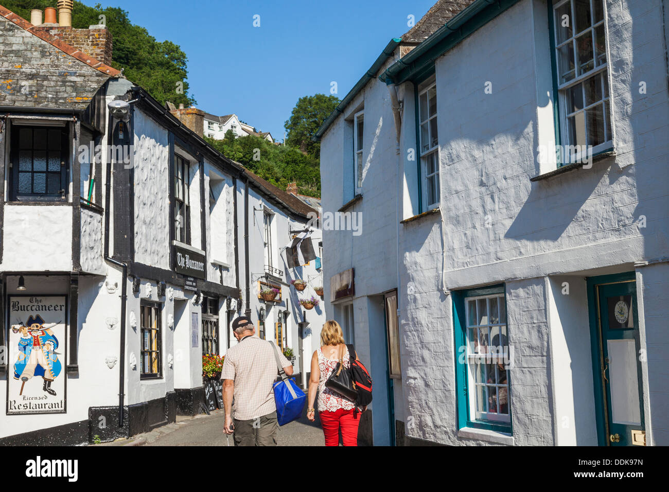 Street scene polperro cornwall hi-res stock photography and images - Alamy