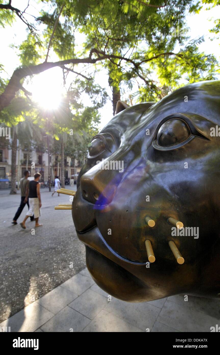 Raval cat sculpture hi-res stock photography and images - Alamy
