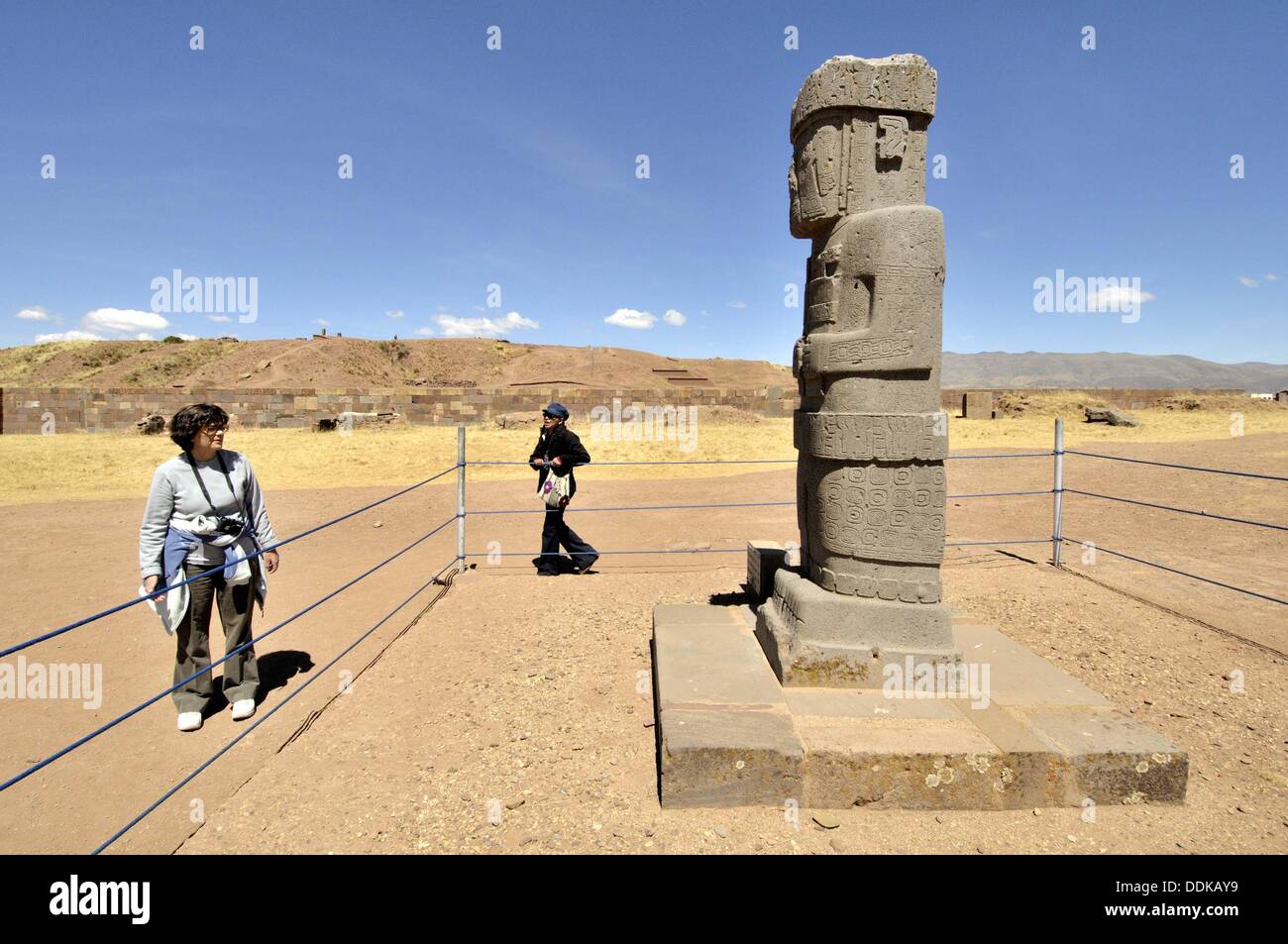 Tiahuanaco tiahuanacu western bolivia hi-res stock photography and ...