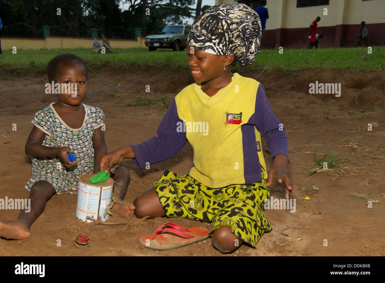 African girls hi-res stock photography and images - Alamy