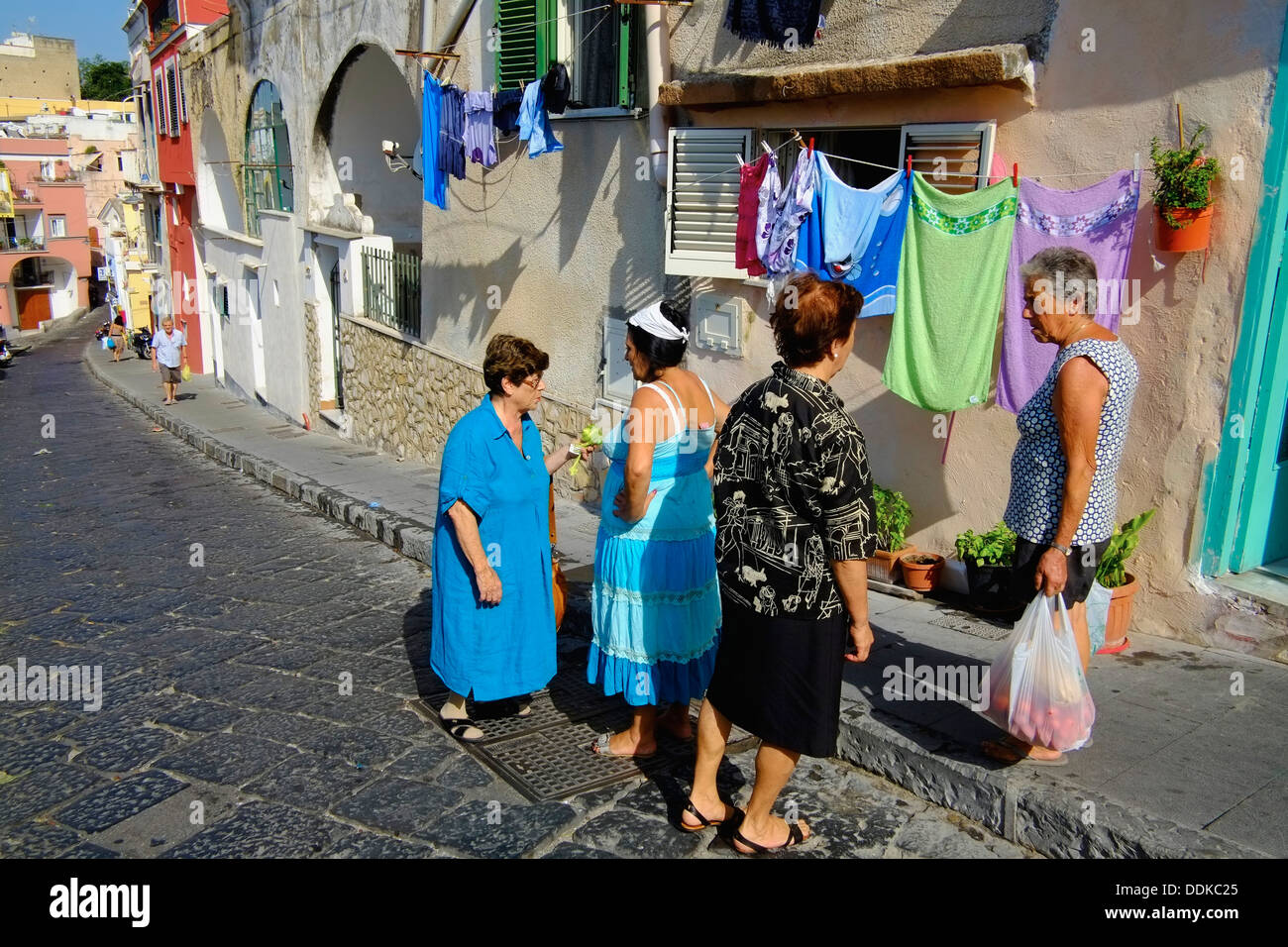 Naples women hi-res stock photography and images - Alamy