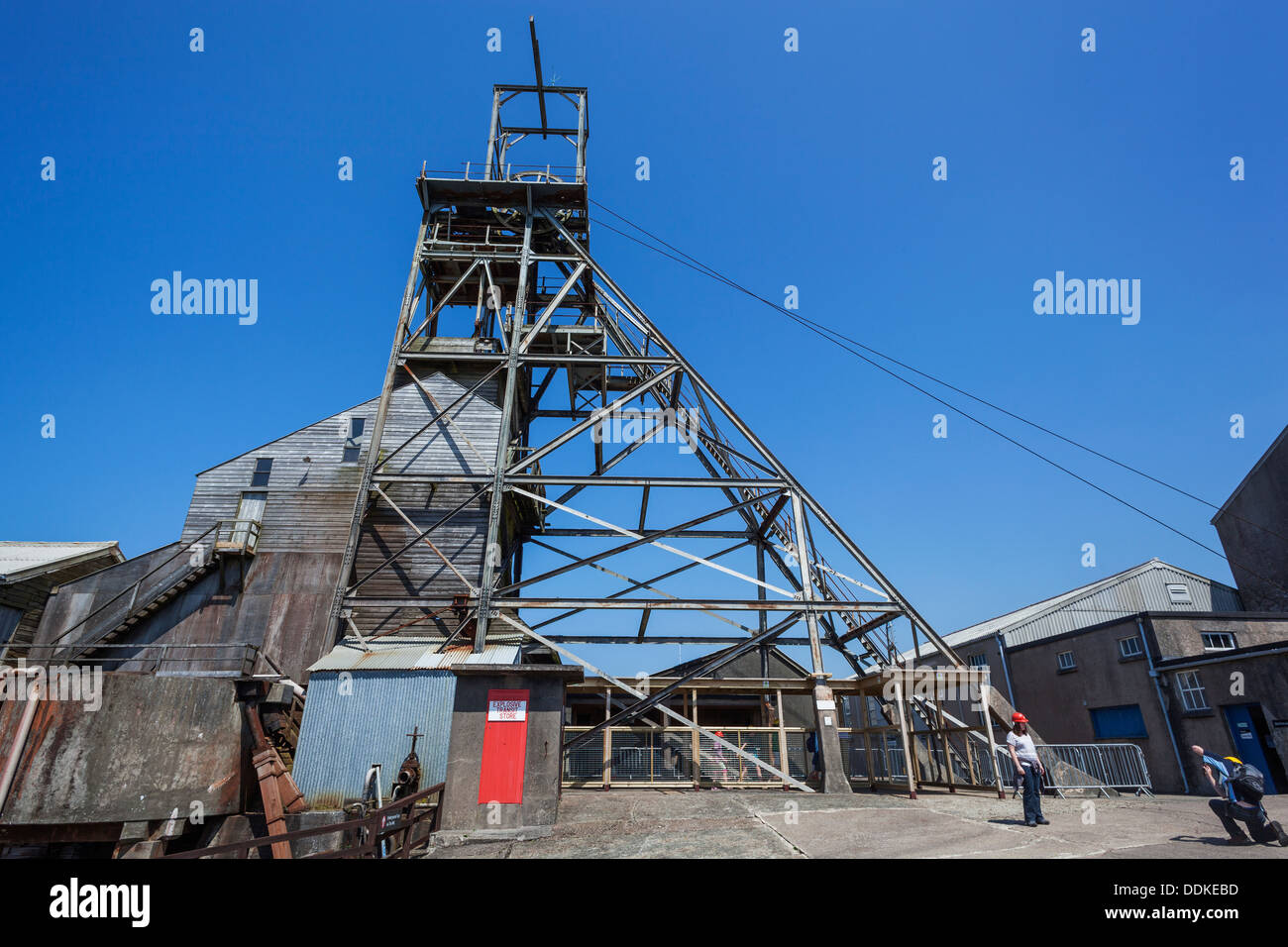 Mine shaft cornwall hi-res stock photography and images - Alamy