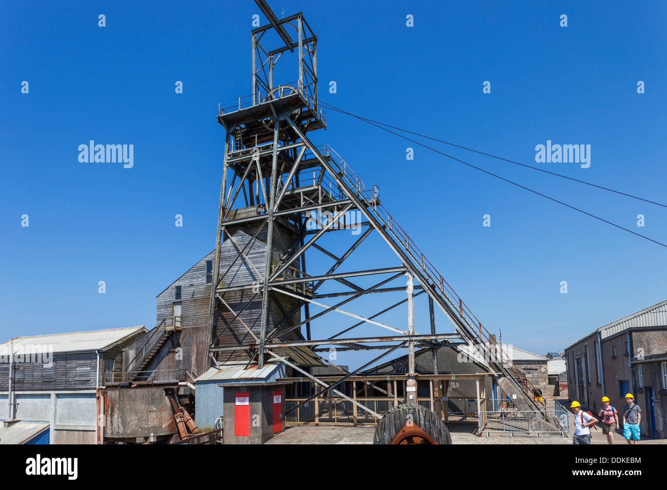 Mine shaft cornwall hi-res stock photography and images - Alamy