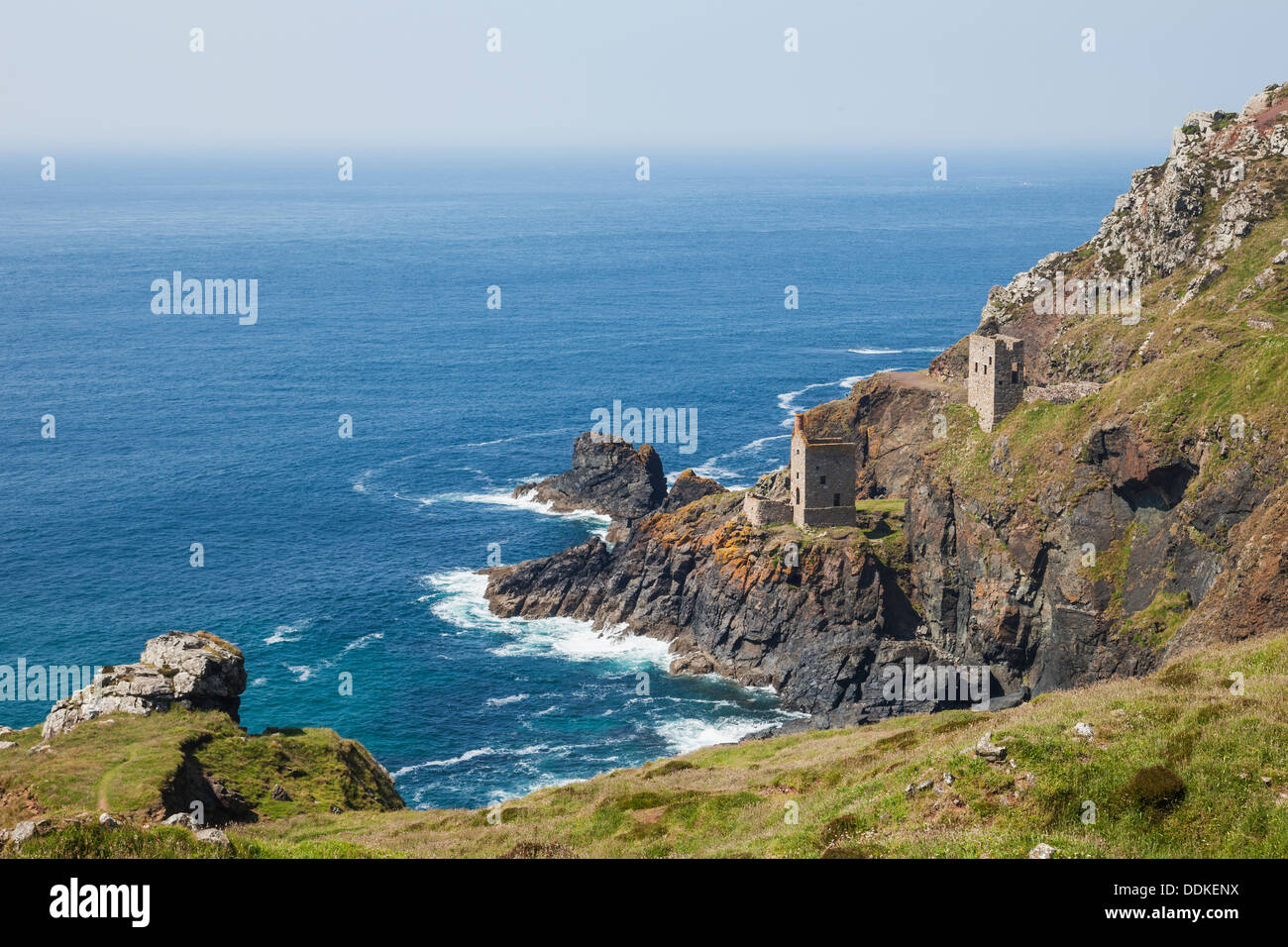 Mines cornwall hi-res stock photography and images - Alamy