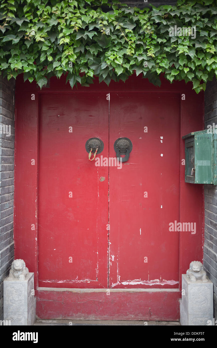 A typical Hutong door, Beijing Stock Photo - Alamy