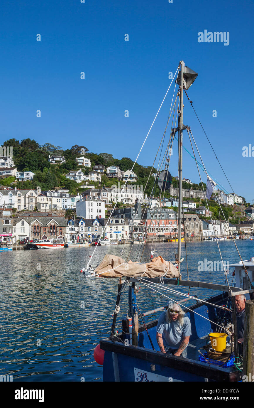 Looe harbour fishing hi-res stock photography and images - Alamy