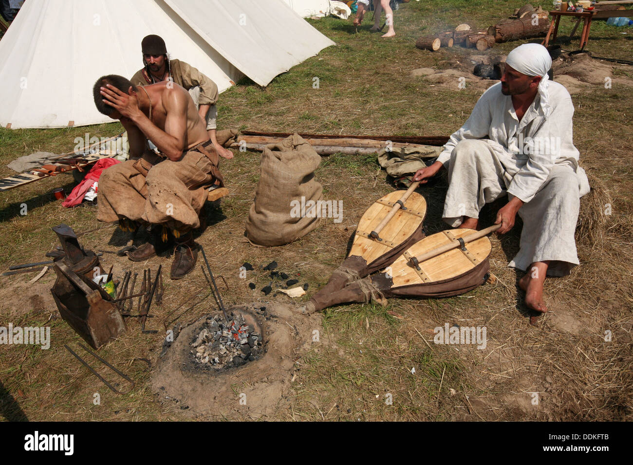 Blacksmith dressed in medieval hi-res stock photography and images - Alamy