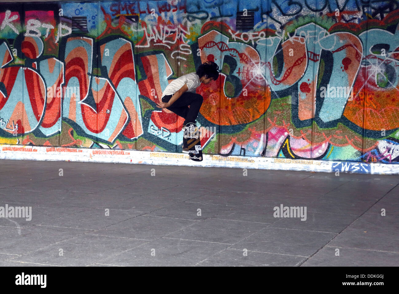 Skateboarder at the Southbank Skatepark in London UK Stock Photo - Alamy