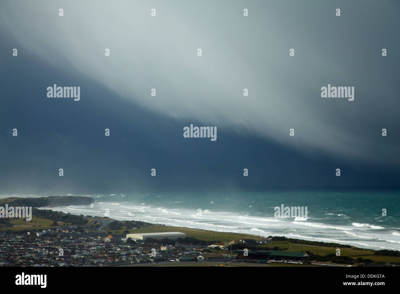 Storm fronts hi-res stock photography and images - Alamy