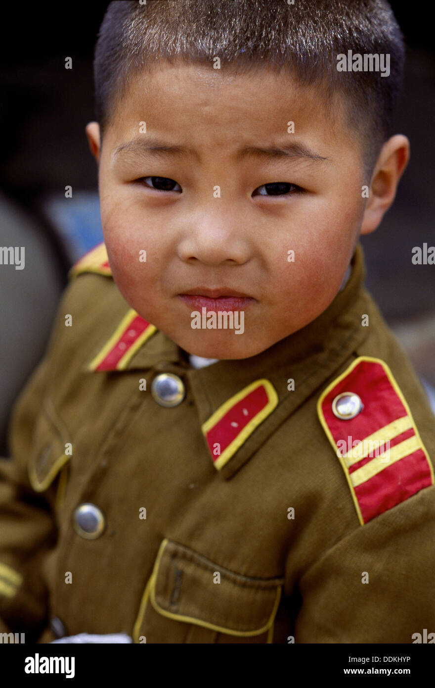 Child and soldier china hi-res stock photography and images - Alamy