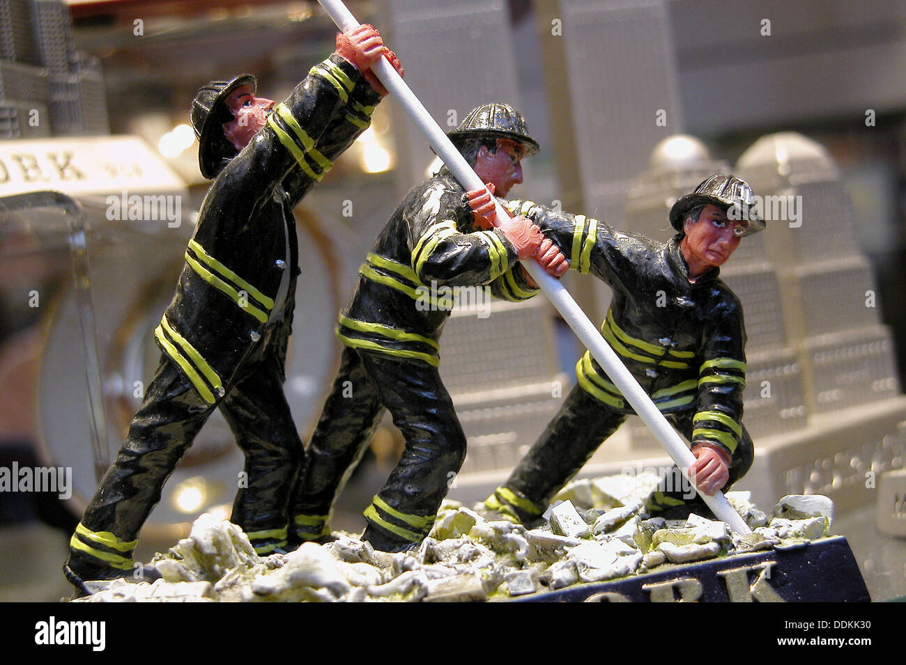 Fireman of nyc hi-res stock photography and images - Alamy