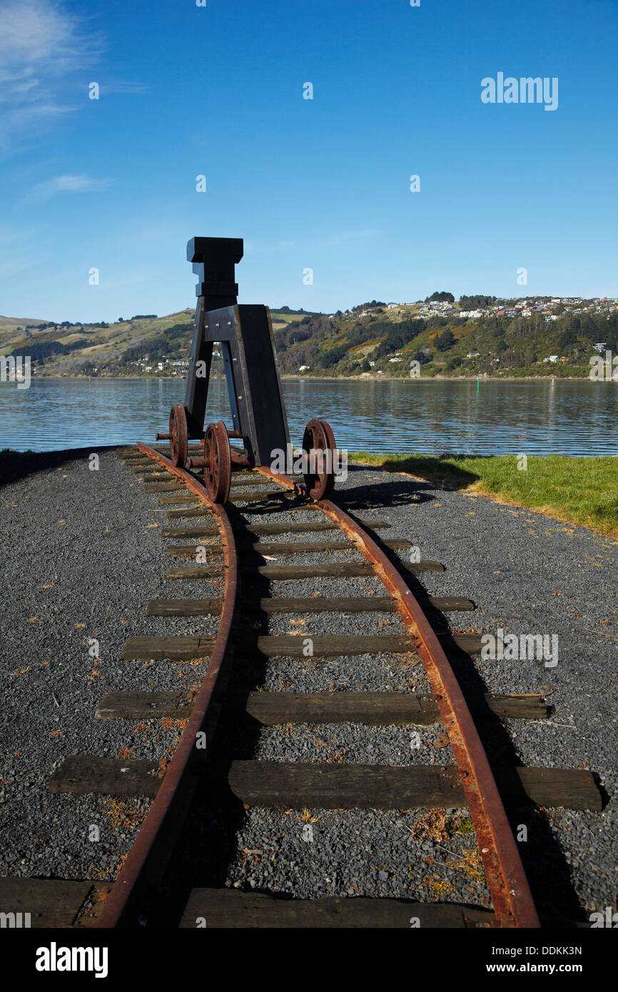 Kuri/Dog sculpture (sculptor Stephen Mulqueen), Otago Boat Harbour ...