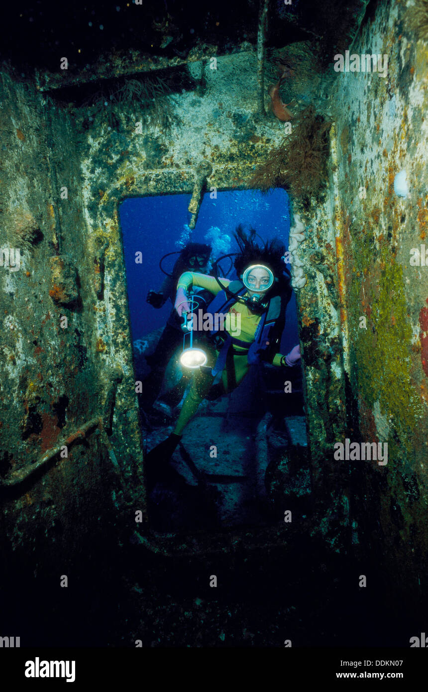 Underwater shipwreck human remains hi-res stock photography and images ...